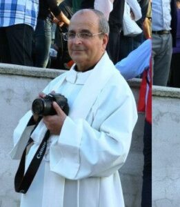 Parenti ricorda don Mario Vizza, il pioniere della comunicazione ...