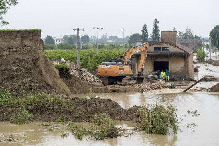 Alluvione in Emilia Romagna: card. Zuppi (Cei), “prevenzione e messa in ...